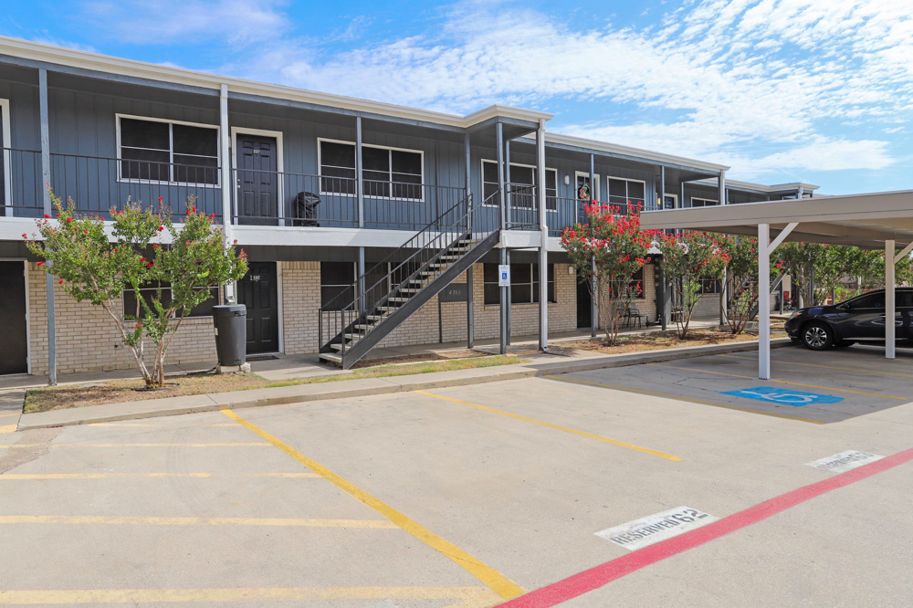 Sunset Heights Apartments | Fort Worth, TX | (817) 738-5753